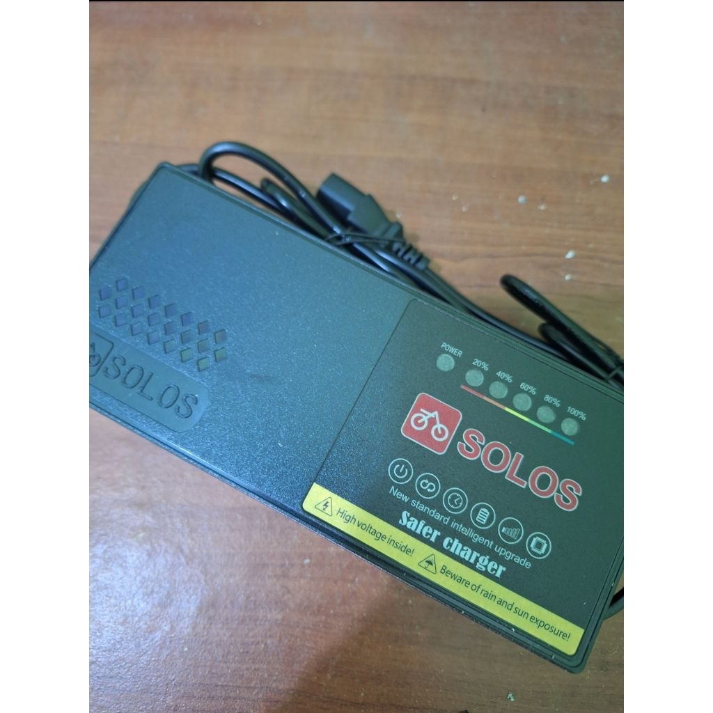 Jual Charger Motor Listrik 60/20 AH Original SOLOS | Bisa Untuk ...