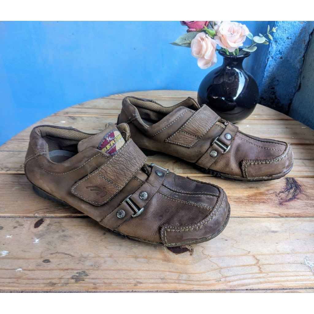 Jual Sepatu Kulit Vintage Bersus Preloved | Shopee Indonesia