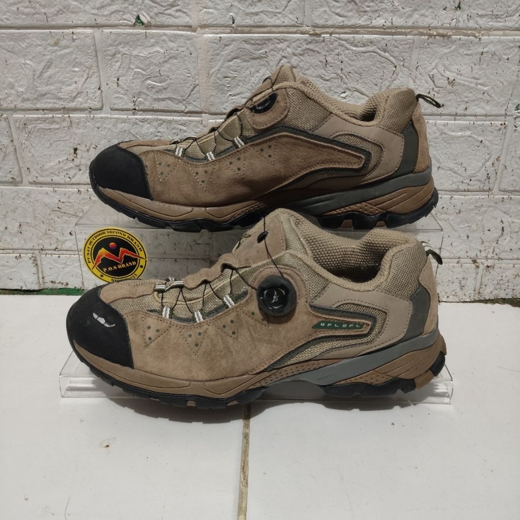 Jual sepatu outdoor BFL boa system second | Shopee Indonesia