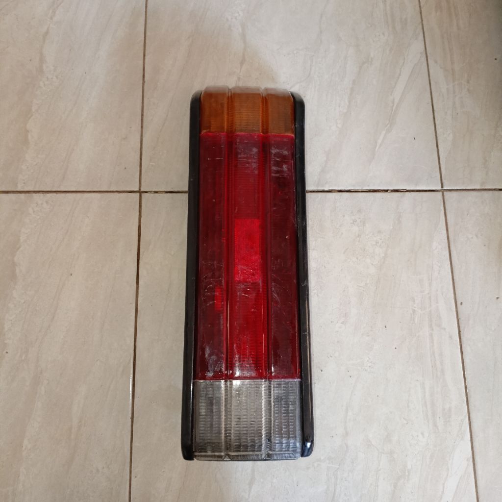 Jual LAMPU BELAKANG CARRY, PNP ZEBRA, HIJET, COLT | Shopee Indonesia