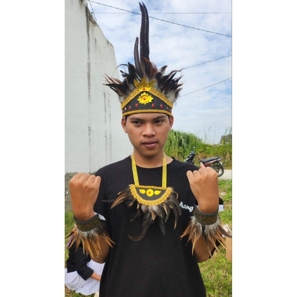 Jual Satu set topi dayak adat kalimantan pria wanita untuk semua acara ...