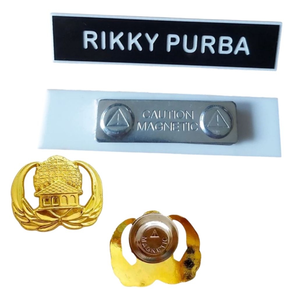 Jual Paket Name Tag Custom Akrilik Hitam Putih Desain Nama dan Logo ...