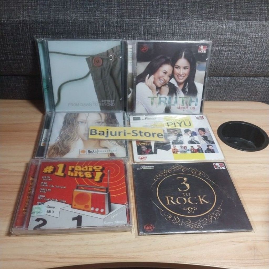 Jual CD "Potret" "Titi DJ & Ruth Sahanaya" "Reza Artamevia" "Piyu" "Radio Hits" "3 Rock" "Via ...