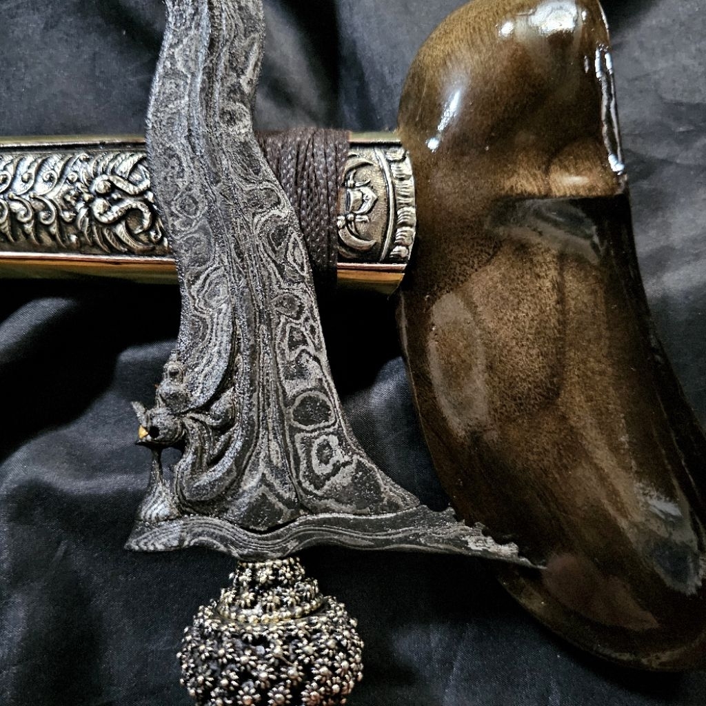 Jual Keris Nogo Siluman Luk 13 Gonjo Wilut Pamor Udan Mas Tiban ...