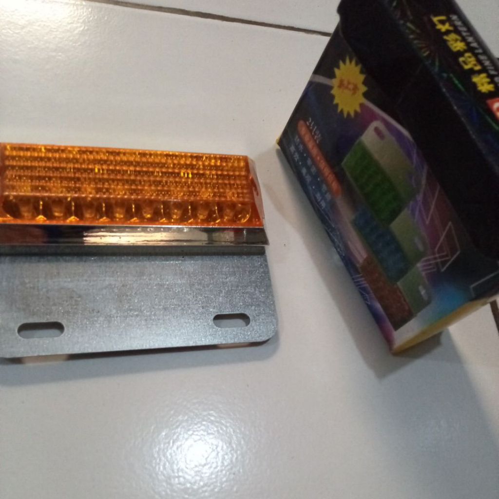 Jual LAMPU LED BAK SAMPING TRUK SEIN 2 MODE 12 TITIK 12-24V MOBIL BUS TRUK BOX UNIVERSAL ...