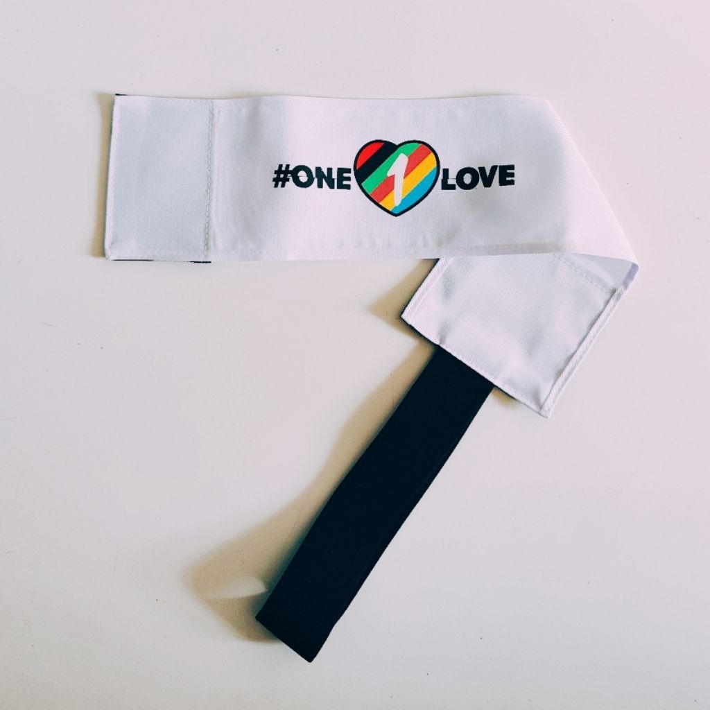 Jual BAN CAPTAIN ARMBAND KAPTEN SEPAK BOLA ONE LOVE || All Size ...