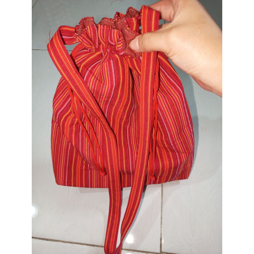 Jual Sepu' Tenun /Tas Tenun Garis2 Toraja | Shopee Indonesia