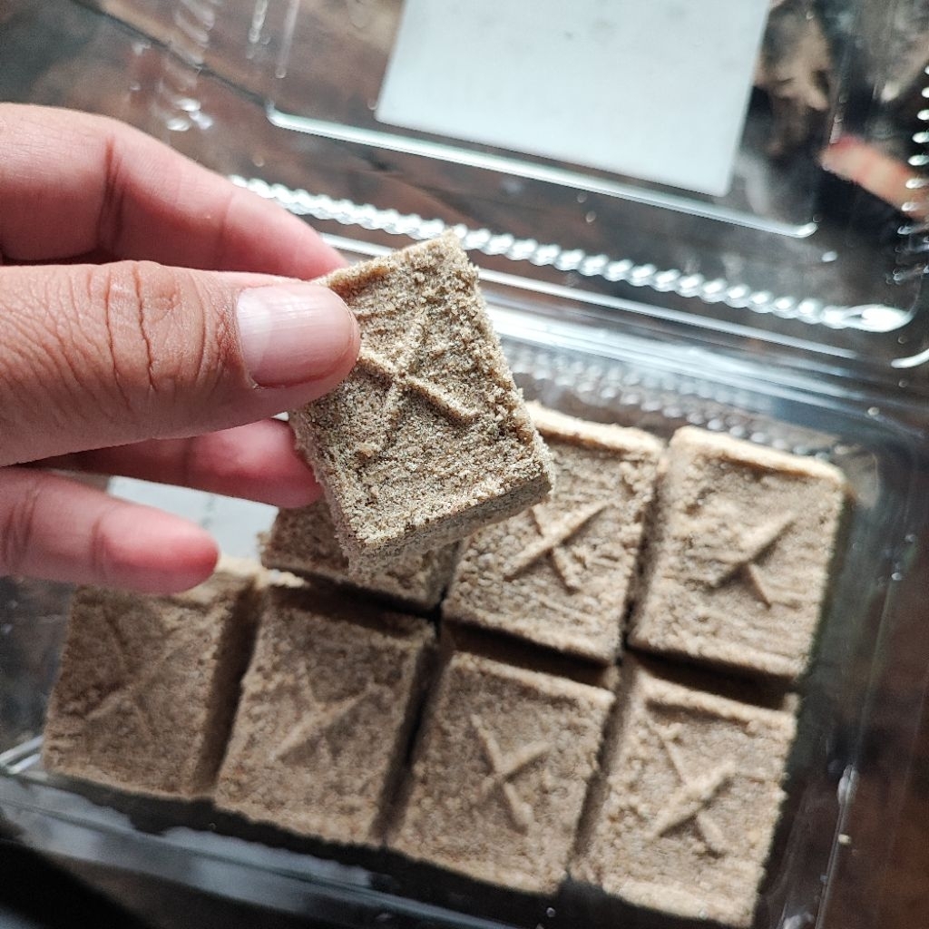 Jual KUE SATRU KETAN/KUE SATRU GULA JAWA/KUE SATRU/OLEH-OLEH JOGJA ...