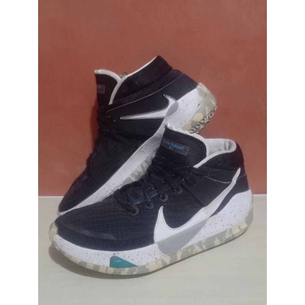 Jual sepatu basket second size 43 | Shopee Indonesia