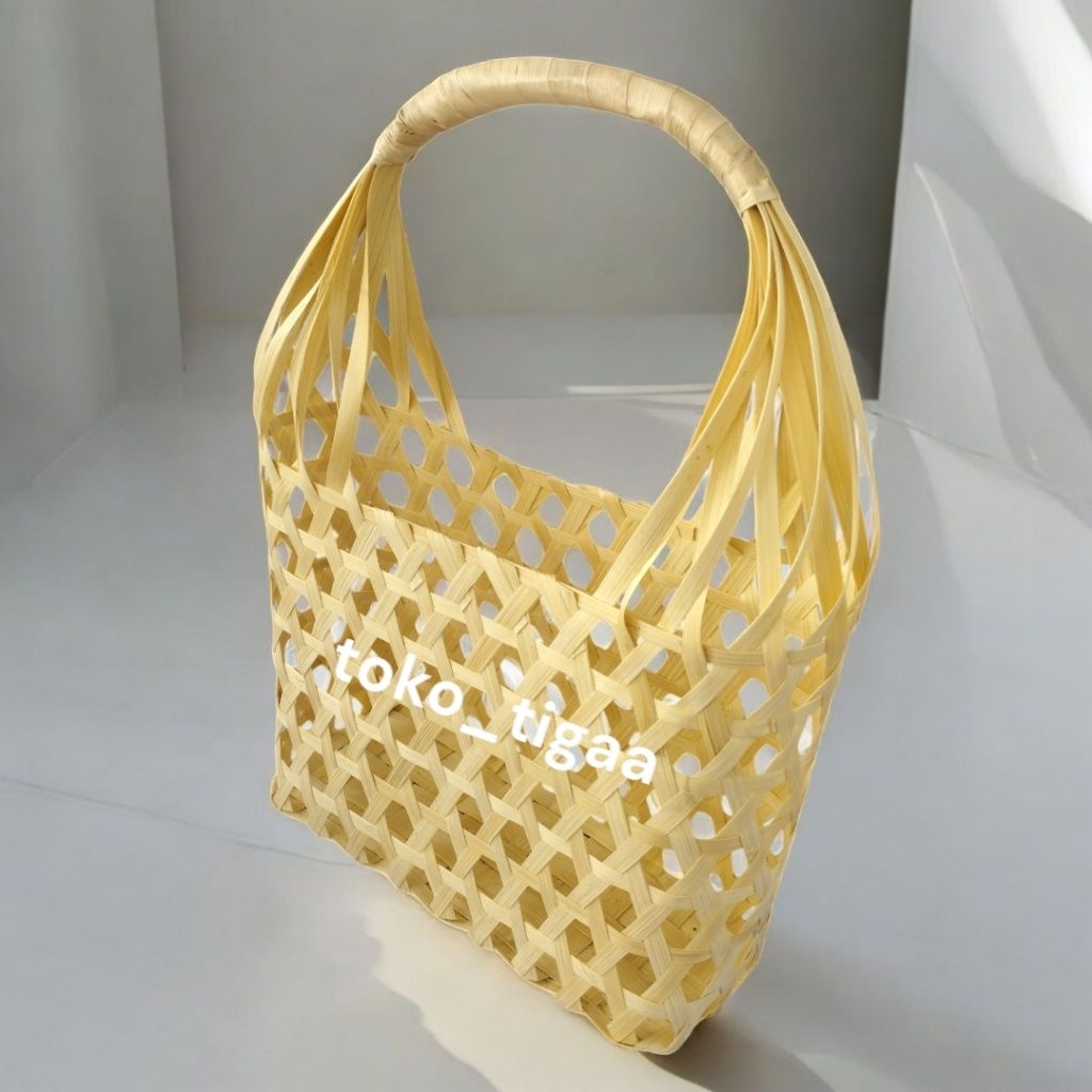 Jual TAS BAMBU ANYAMAN BAMBU UKURAN 25x10x20 Besar Bleaching | Shopee ...