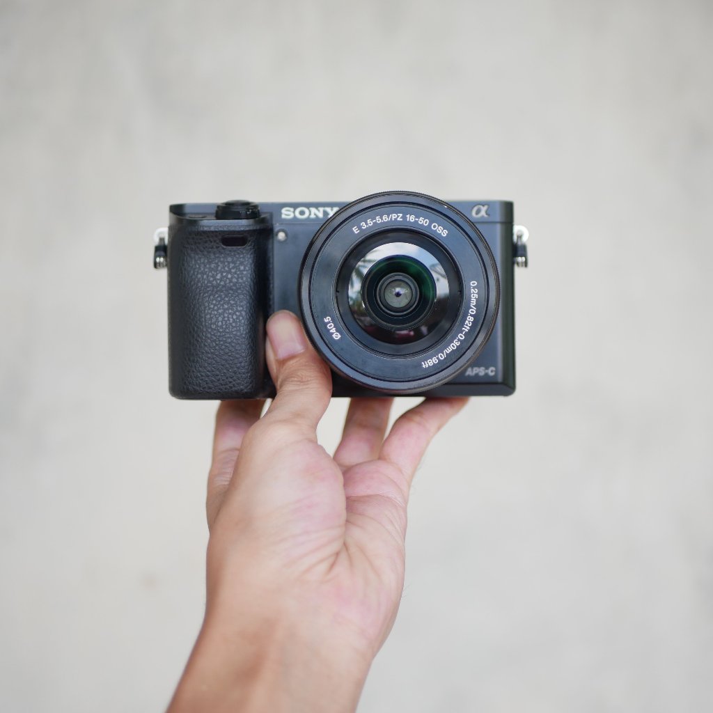 Jual Kamera Sony A6000 Lensa 16-50mm SC 2ribuan | Shopee Indonesia