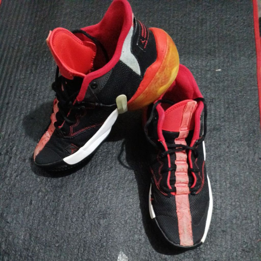 Jual Jual Sepatu Basket Second | Shopee Indonesia