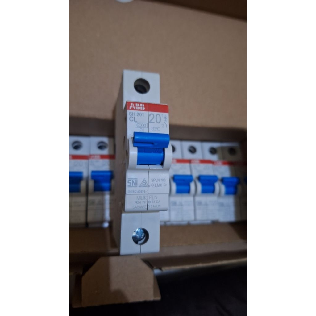 Jual mcb abb 1phase 20a kepala biru sni original standar PLN | Shopee Indonesia