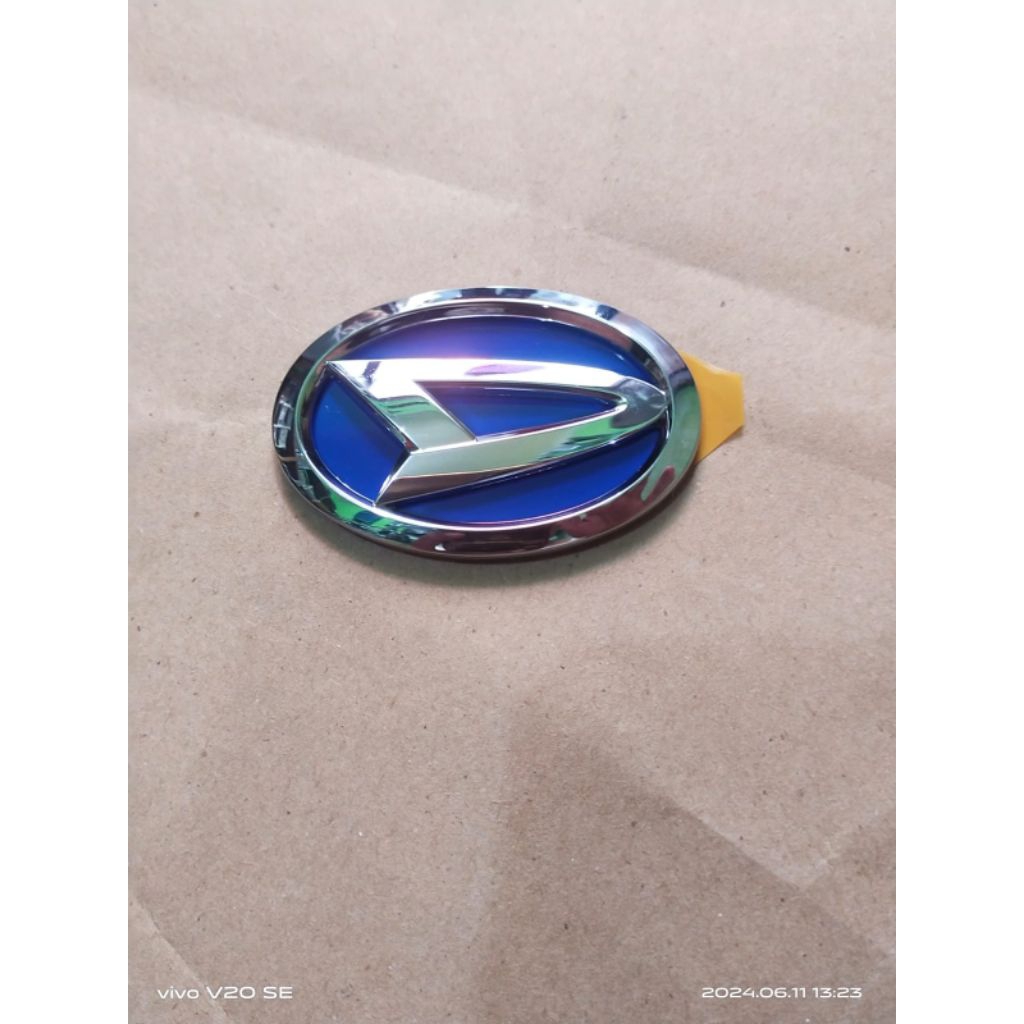 Jual eblem logo stir DAIHATSU crhrome begron biru original | Shopee ...