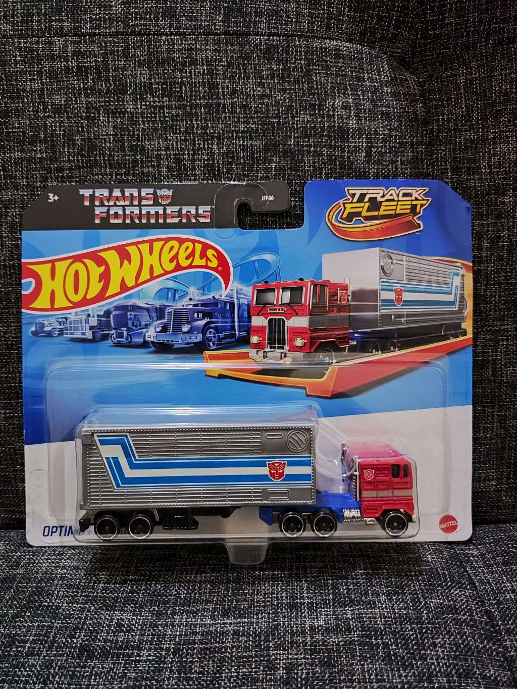 Jual Hotwheels transformers optimus prime track fleet | Shopee Indonesia