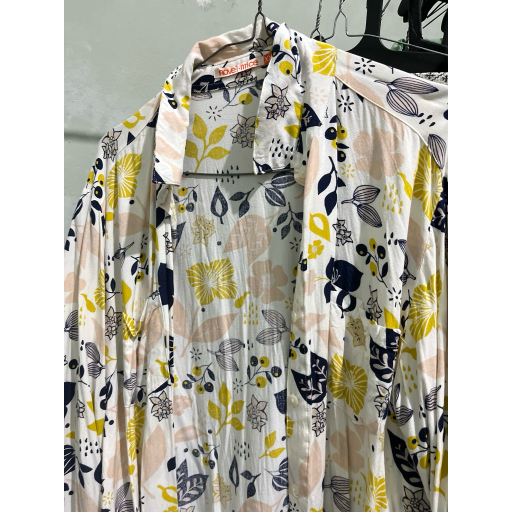 Jual preloved kemeja bunga | Shopee Indonesia