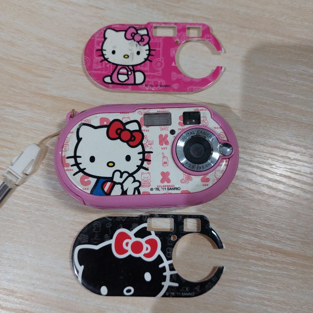 Jual VINTAGE DIGITAL CAMERA HELLO KITTY SANRIO DIGICAM | Shopee Indonesia