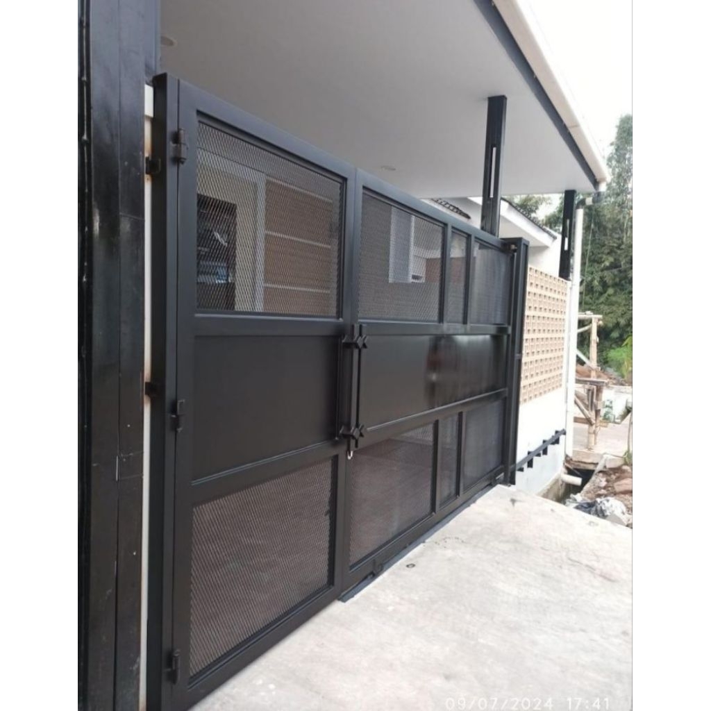 Jual pagar besi plat temporated/plat bolong/pagar besi minimalis modern ...