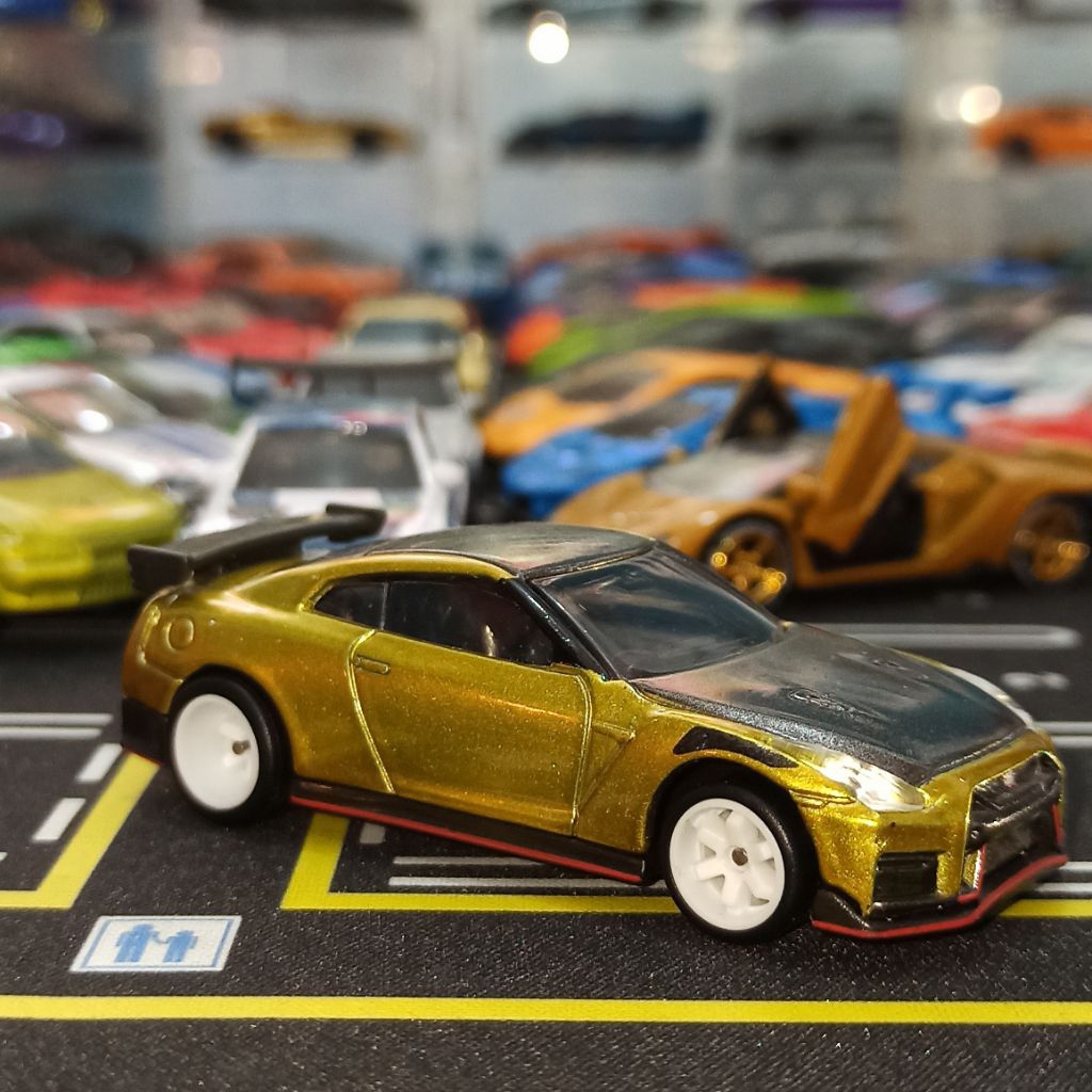 Jual NISSAN GT-R R35 TOMICA PREMIUM | Shopee Indonesia