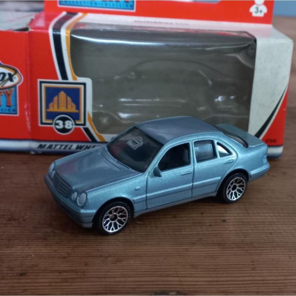 Jual matchbox mercedes benz e class hero city loose diecast (t ...