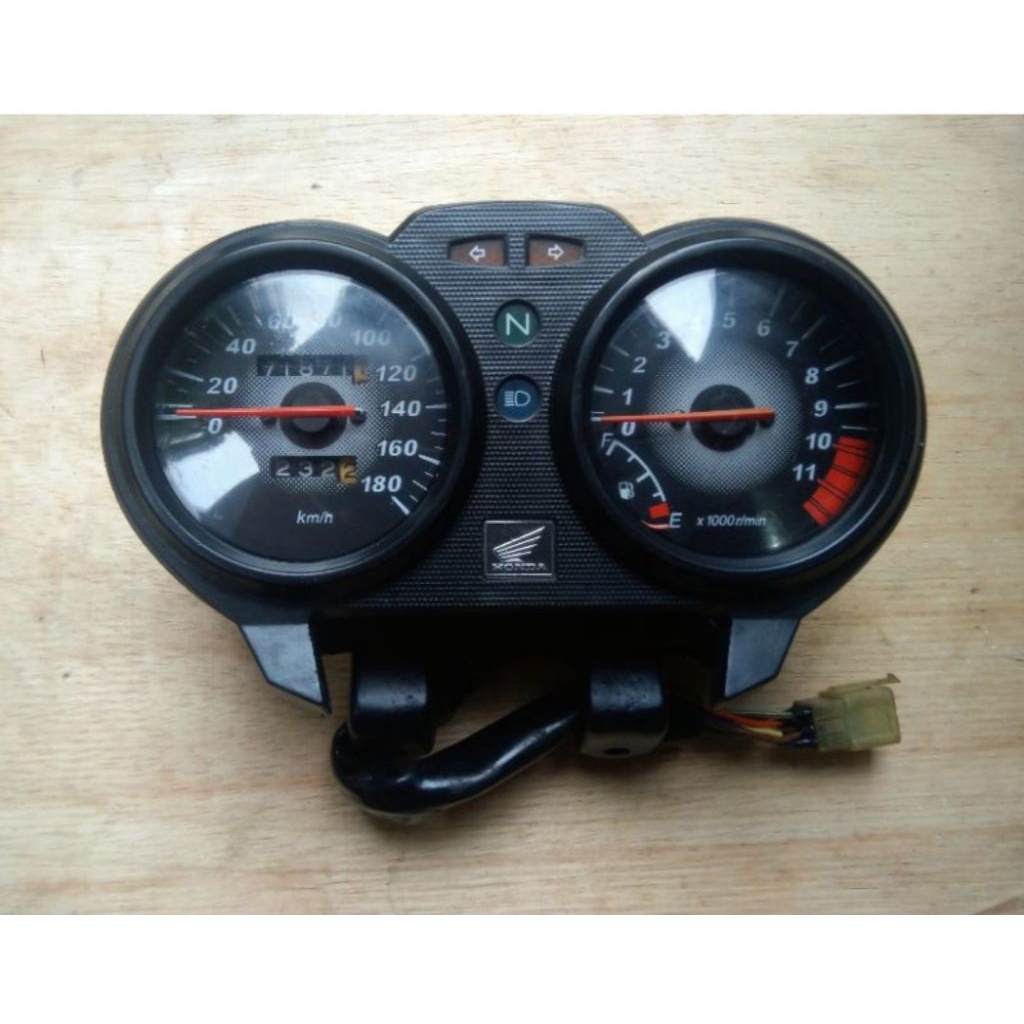 Jual spidometer Megapro Primus original copotan motor/ spido Megapro ...