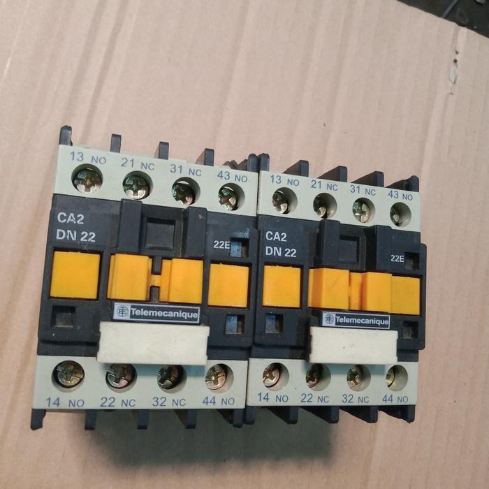 Jual kontaktor ca2 dn22 telemecanique 220V - 220Vac | Shopee Indonesia