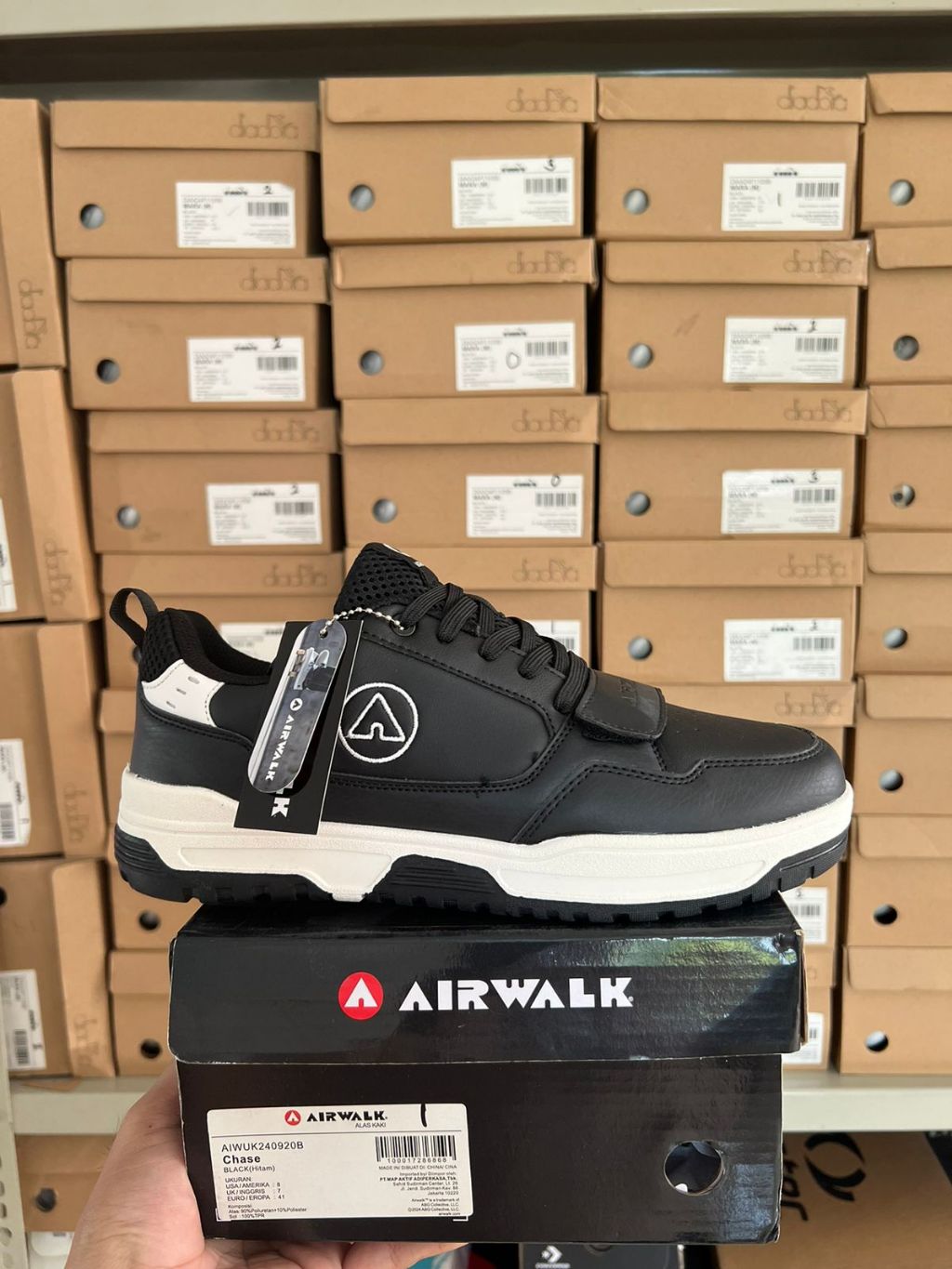 Jual Airwalk Chase Black Men Shoes Original | Shopee Indonesia