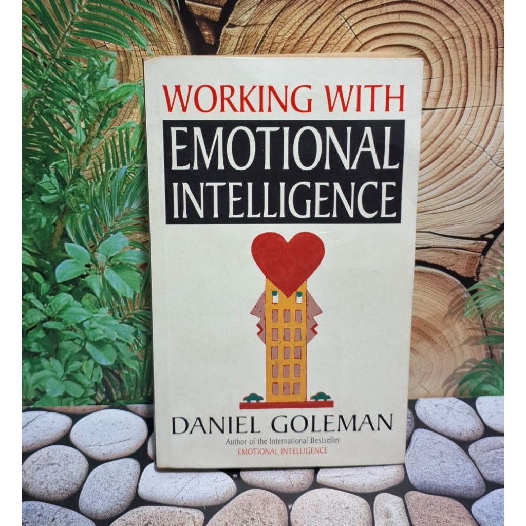 Jual Working with Emotional Intelligence - Daniel Goleman | Shopee ...