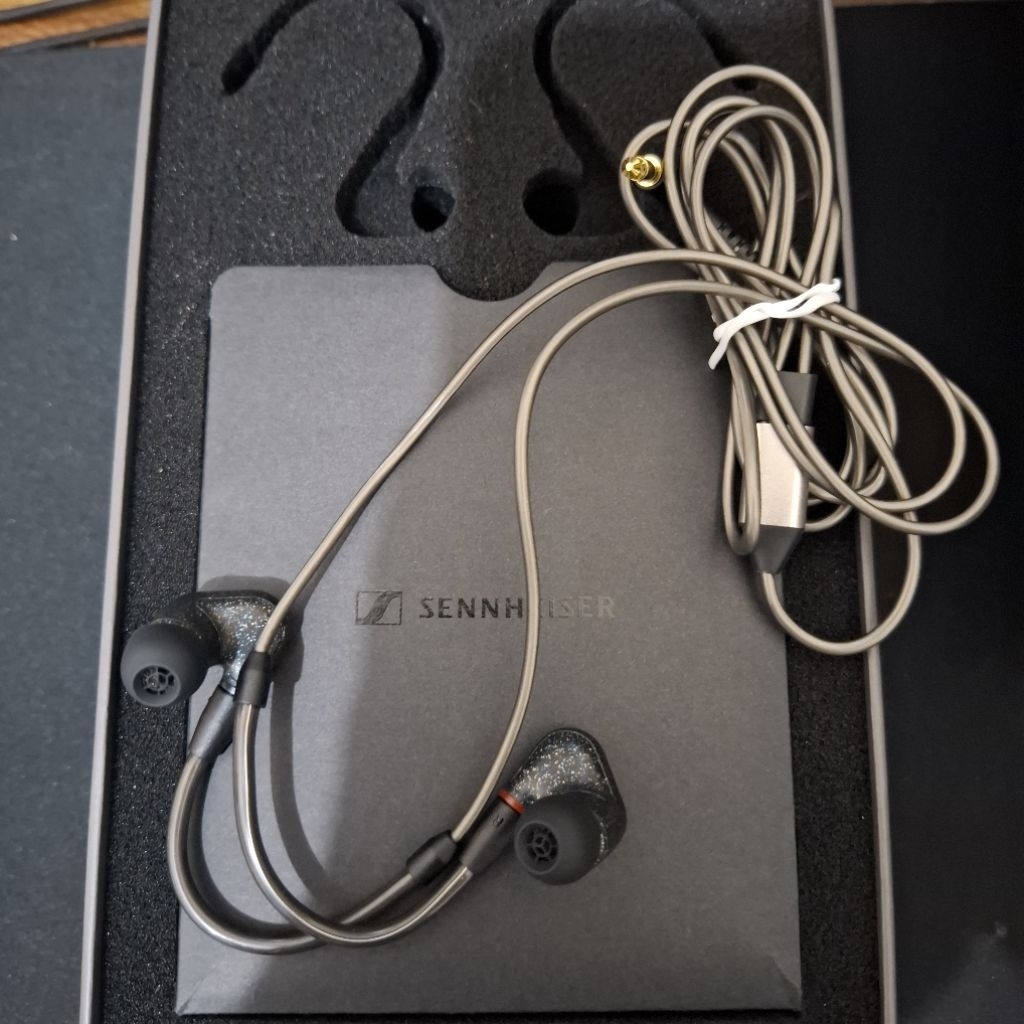 Jual IEM Sennheiser IE300 Original Garansi Resmi | Shopee Indonesia