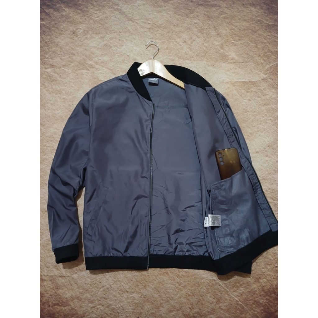 Jual Jaket sport keren ketebalan sedang second/bekas/preloved | Shopee ...