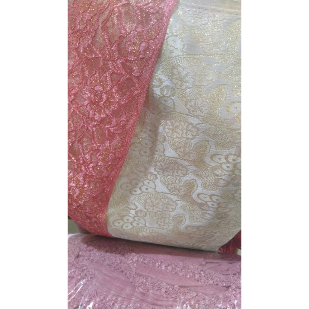 Jual bahan brokat plus songket, keindahan brokat ini pada benang emas ...