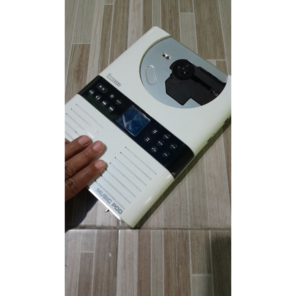 Jual cd player mp3 fm radio innotec music pod bekas rusak | Shopee ...