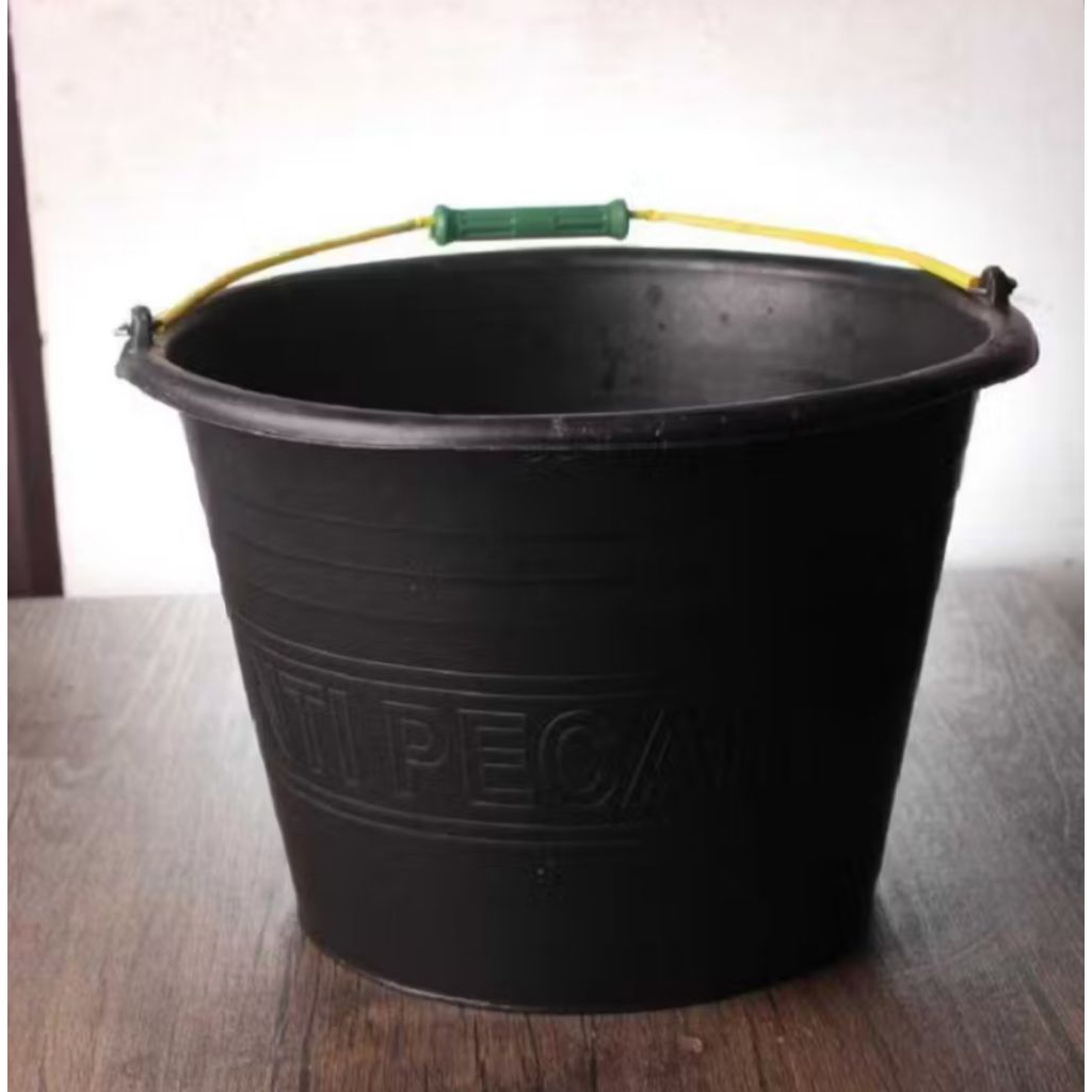 Jual Ember Cor 18 Semen Ember Plastik Hitam Anti Pecah 18 | Shopee ...