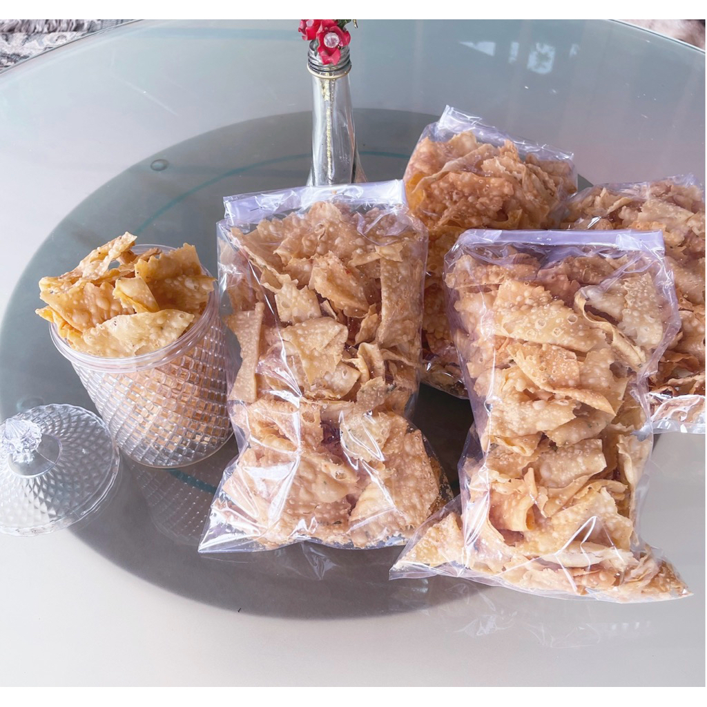 Jual Kue Bawang atau pangsit kriuk enak gurih 1kg | Shopee Indonesia