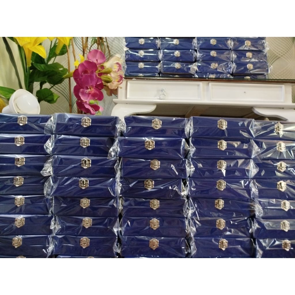 Jual BOX Bludru/Kotak/Beludru/Dus/Plakat ukuran Diamond 18x20x5cm Warna ...
