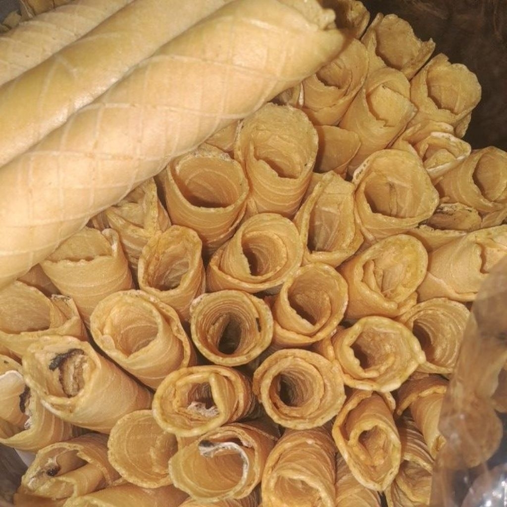 Jual semprong roll atau segitiga manis jahe kriuk renyah | Shopee Indonesia