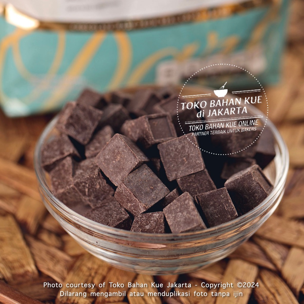 Jual Schoko Cube 60% 500gr Dark Chocolate Couverture Cokelat Dadu ...