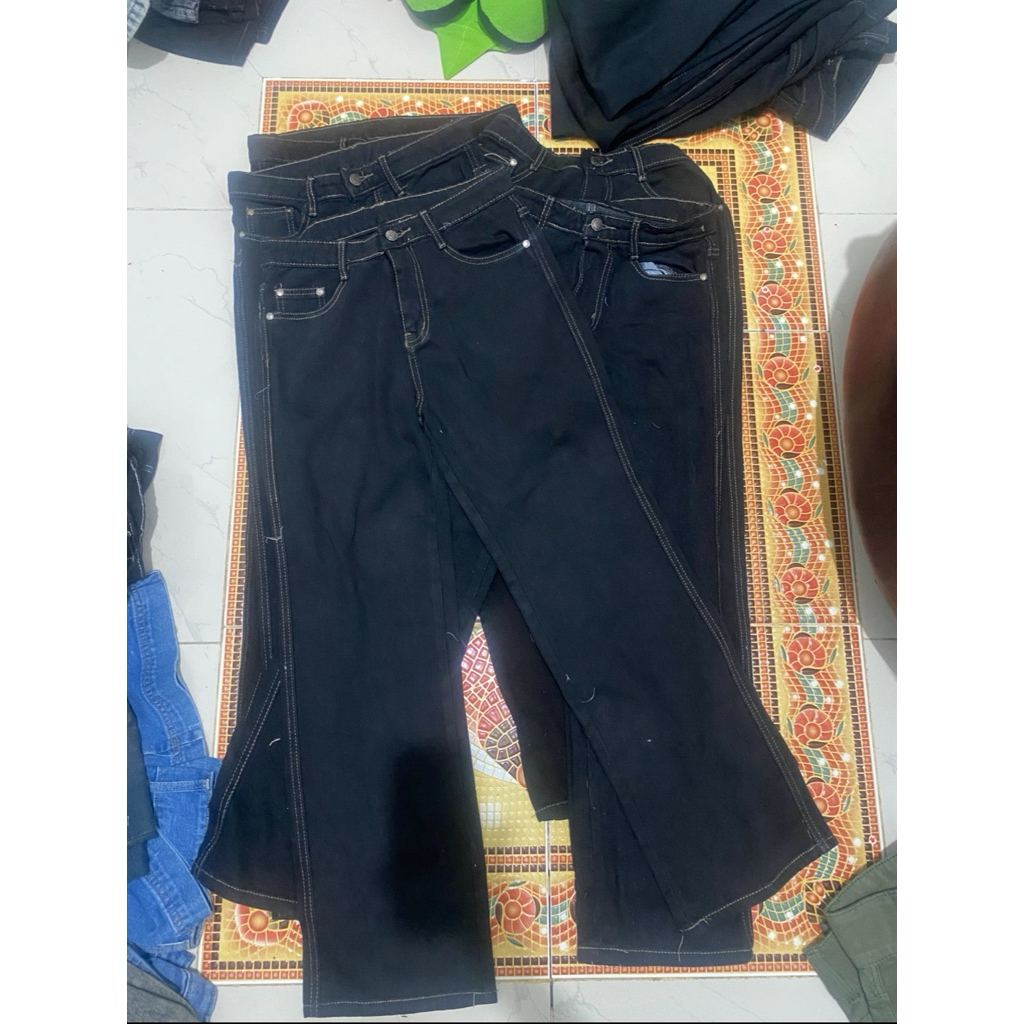 Jual celana jeans celana denim loose pants celana jeans hitam READY ...