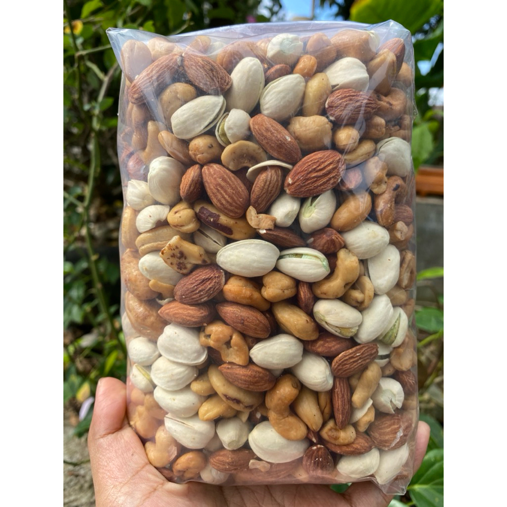 Jual Trail Mix Roasted Mete Almond Pistachio Kacang mede mix almond dan ...