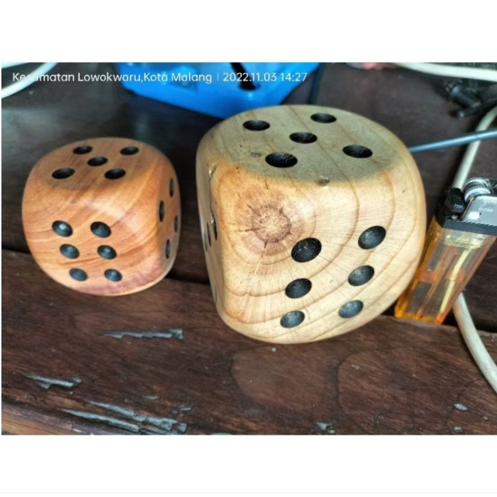 Jual Dadu kayu mahoni jumbo | Shopee Indonesia