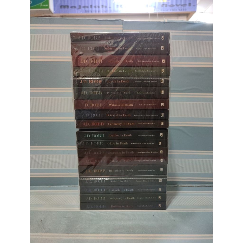 Jual Paket novel j.d. robb ada 19 judul/seri | Shopee Indonesia