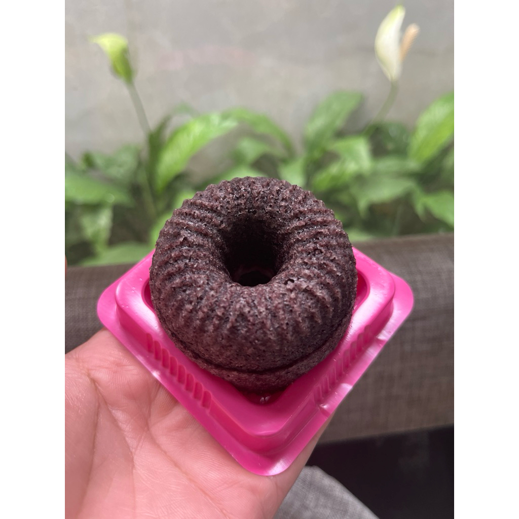 Jual BOLU KETAN HITAM KEJU LUMER MINI SIZE SINGLE DEPOK | Shopee Indonesia