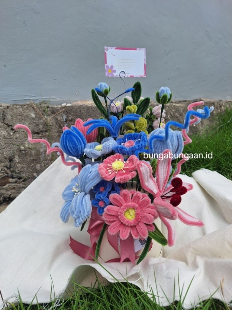 Jual BUKET BUNGA KAWAT BULU DALAM POT | BLOOM BOX PIPE CLEANER FLOWER ...