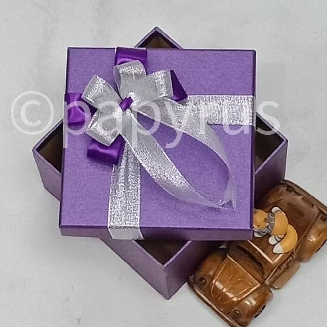 Jual PAPYRUS 15x15 Tinggi 5cm Kotak Kado Gift Box Hadiah V1 | Shopee ...