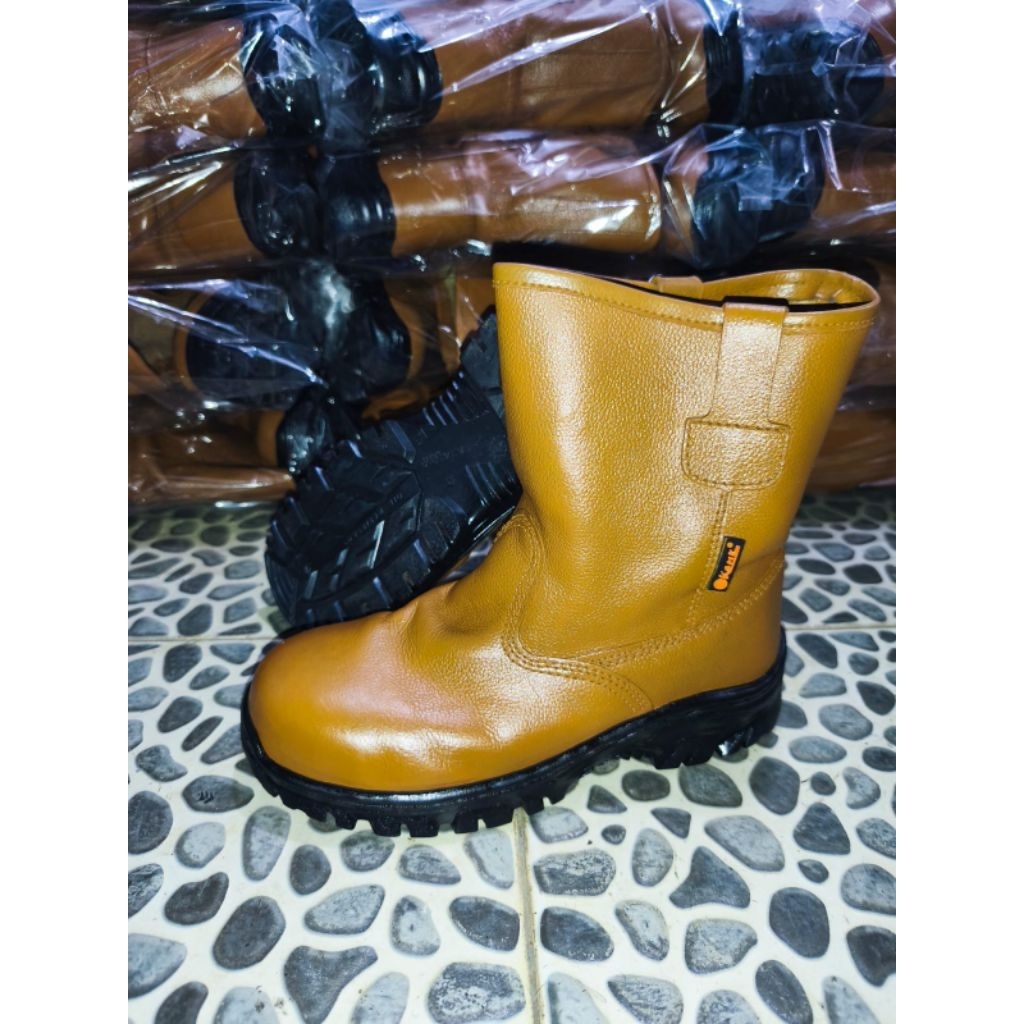 Jual Sepatu safety Boots proyek, Kent sol karet anti slip Second ...