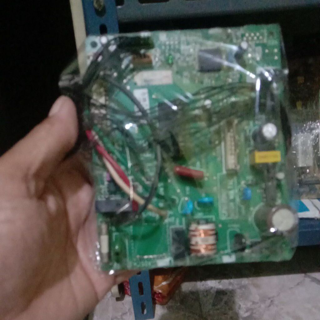 Jual modul PCB indoor AC merk Daikin model FTKC35PVM4 | Shopee Indonesia