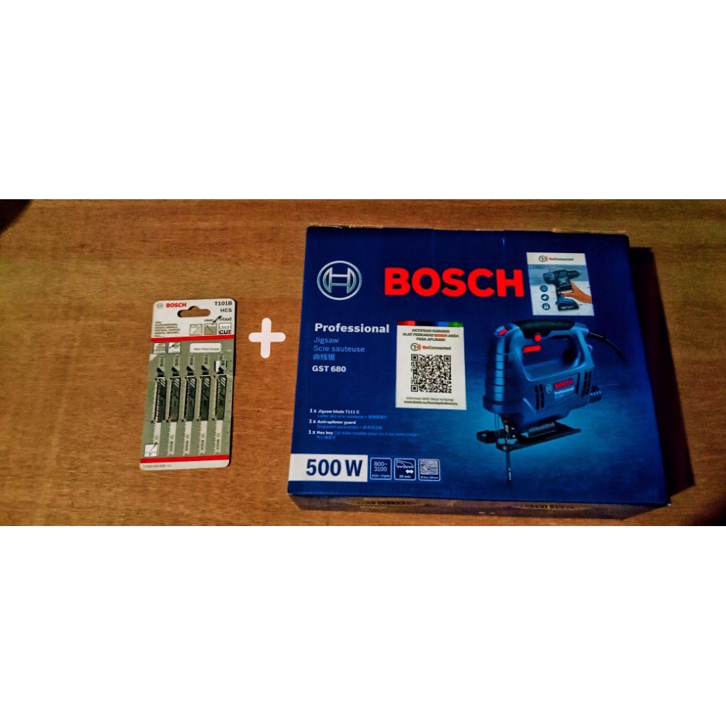 Jual Mesin pemotong Kayu,plat,Besi dlln.. Original Bosch Jigsaw GST 680 plus mata pisau gergaji ...
