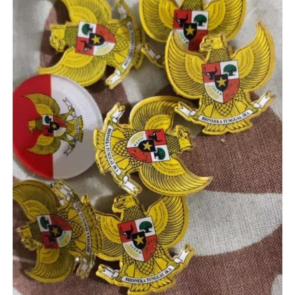Jual PIN AKRILIK CUSTOM. desain dan pesanna bisa menyesuaikan | Shopee ...