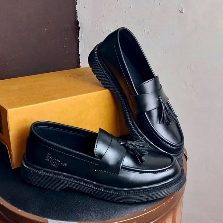 Jual Sepatu Dr.Martens Loafers Sepatu Docmart Pria & Wanita Venny ...