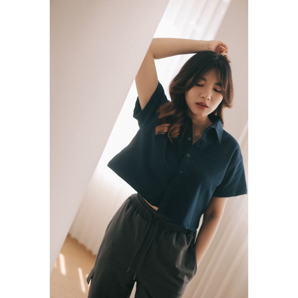 Jual DACH Crop Button Shirt | Shopee Indonesia